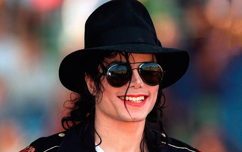 MICHAEL JACKSON IS AN OUTSTANDING AMERICAN SINGER WHO CONQUERED THE ...